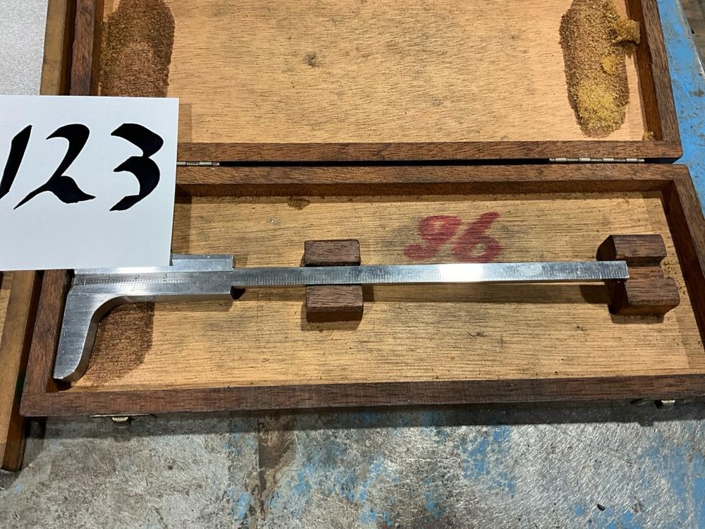 Caliper & depth meters (8x) | Dome Auctions